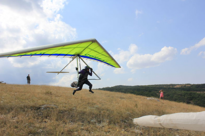 De la primele idei ale deltaplanului până la campionatul european de ...