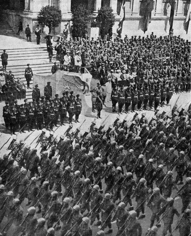 Cum a apărut fascismul Italian și cine este Benito Mussolini - Deștepți.ro