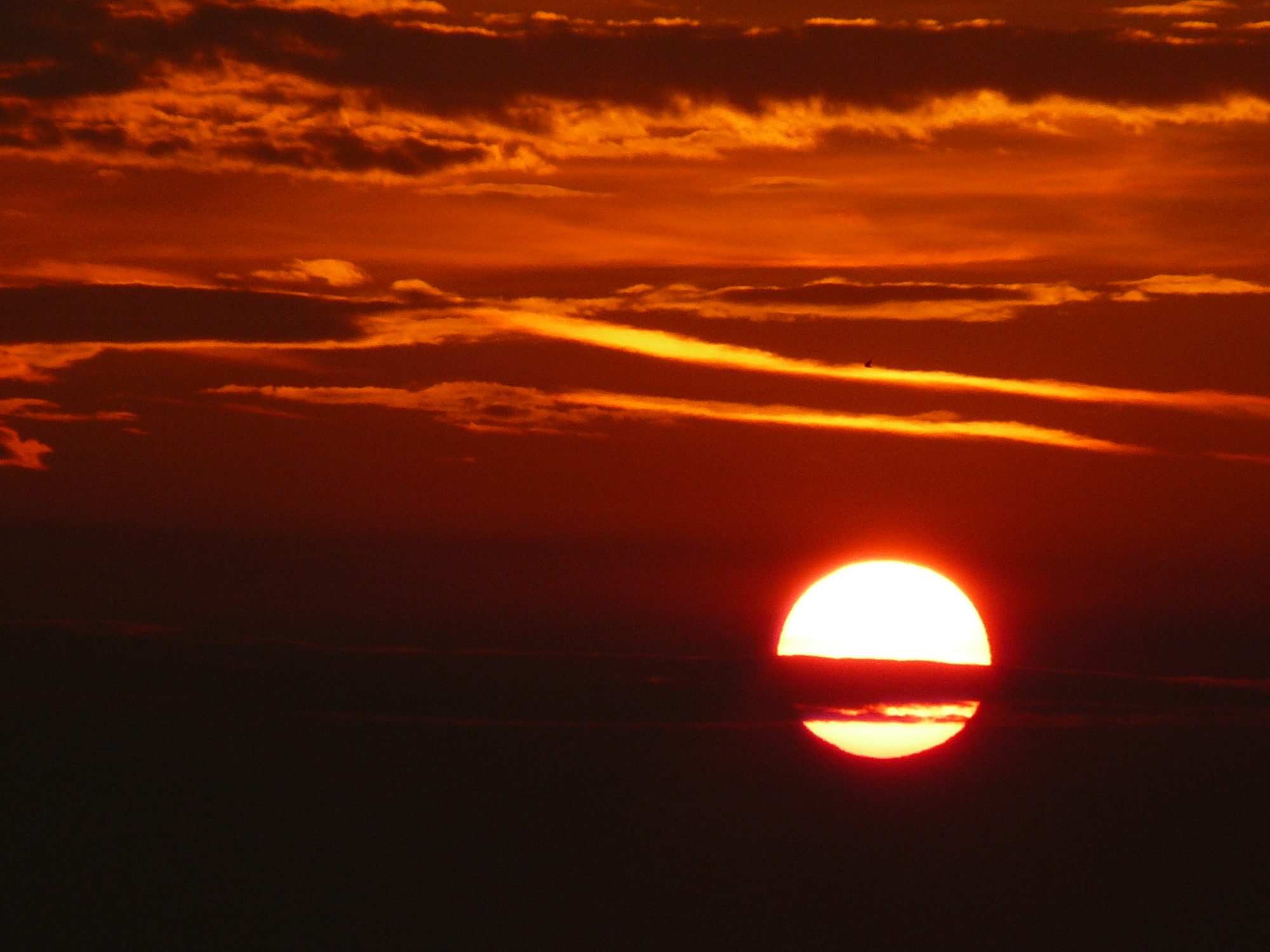 Cum este alcătuit soarele și de ce avem nevoie de acest astru - Deștepți.ro
