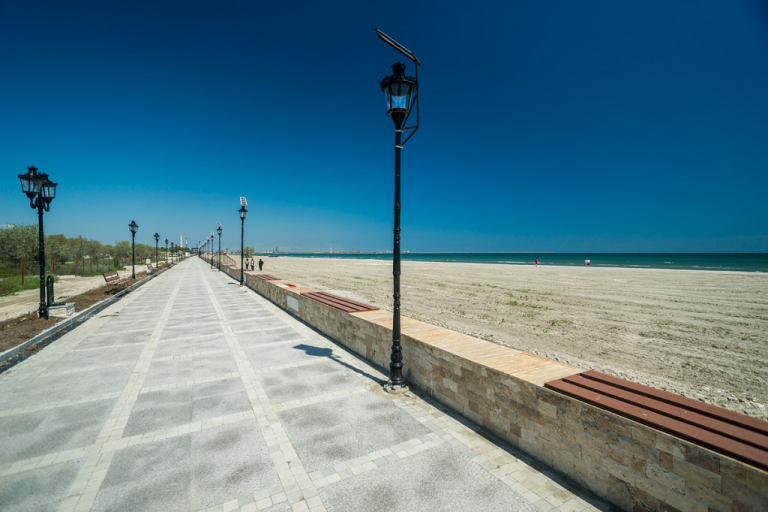 Din Năvodari, la Constantin şi Elena - Deștepți.ro