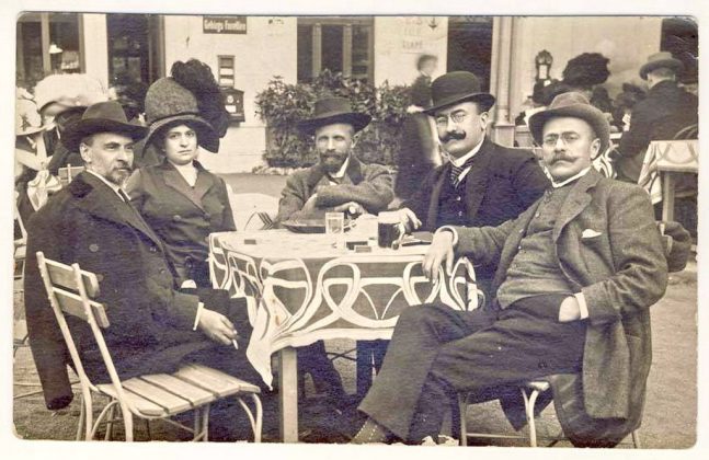 Societatea Junimea şi membrii ei: „Intră cine vrea, rămâne cine poate ...