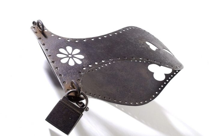 Centura de castitate - cum se asigura puritatea tinerilor și ...