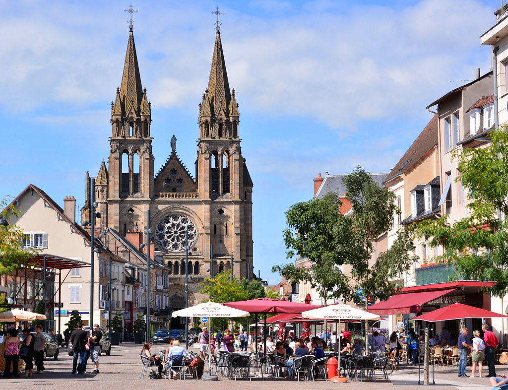 Orasul Moulins: Obiective turistice Franta - Moulins - Deștepți.ro