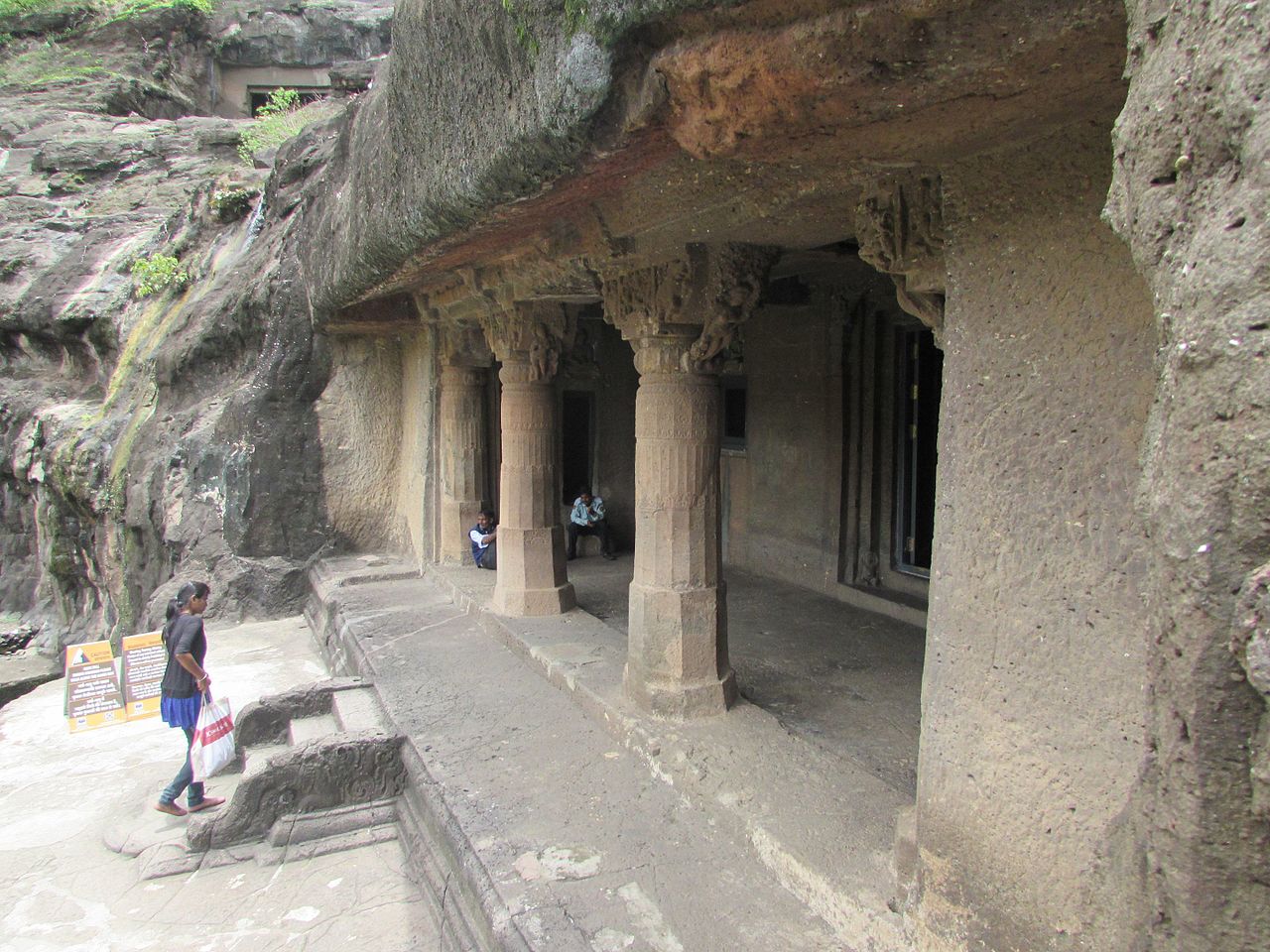 Pesterile Ajanta: Obiective turistice India - Maharashtra - Deștepți.ro