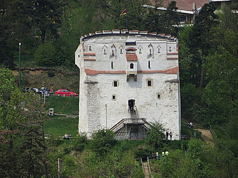 Turnul Alb din Brașov: descoperă istoria sa