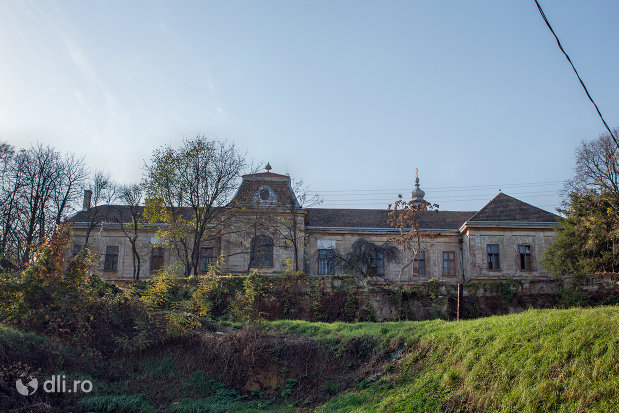 Castelul Stubenberg: descoperă istoria nobiliară în Bihor