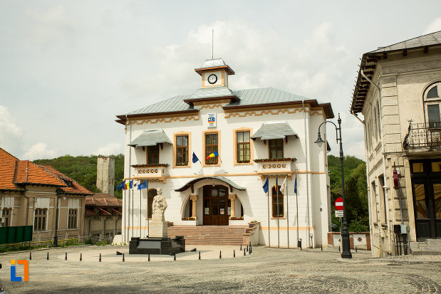 Primăria din Slatina: descoperă patrimoniul local